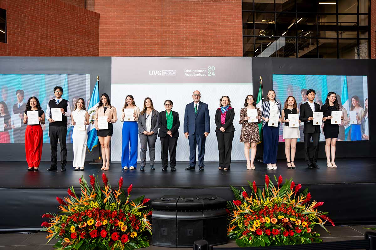 Reconocemos la excelencia en la ceremonia de Distinciones Académicas 2024 | Actualidad UVG